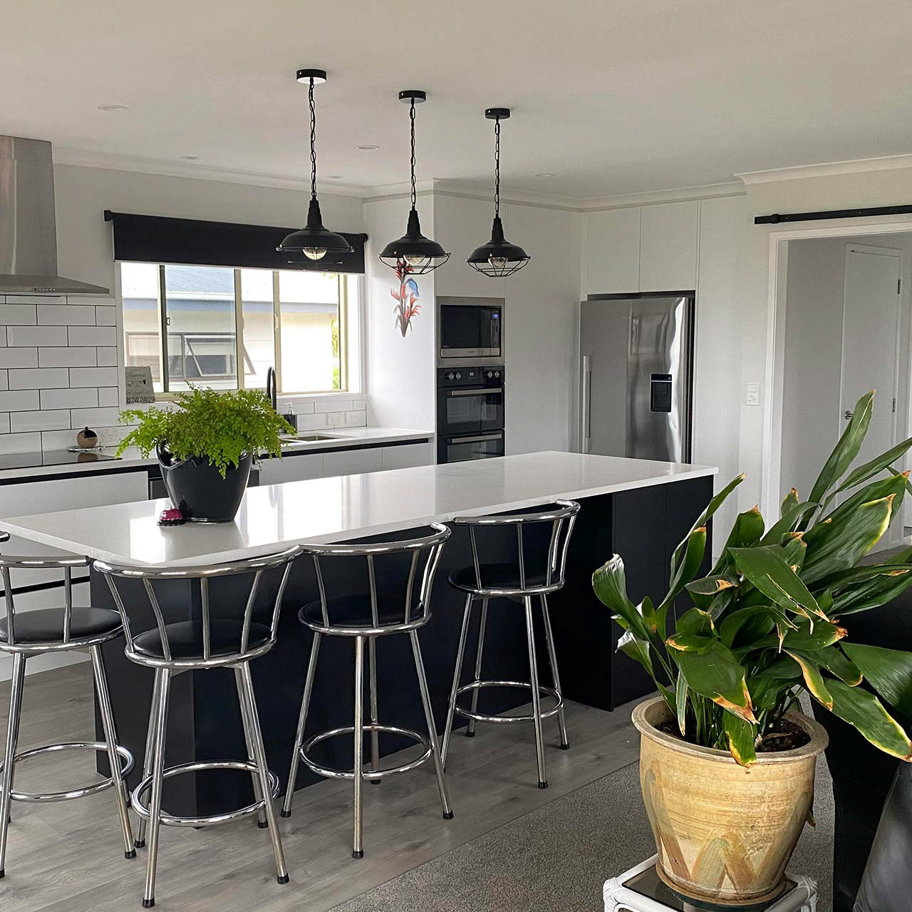 Over Table Lighting: Illuminating Your Dining Experience - grounddesigns